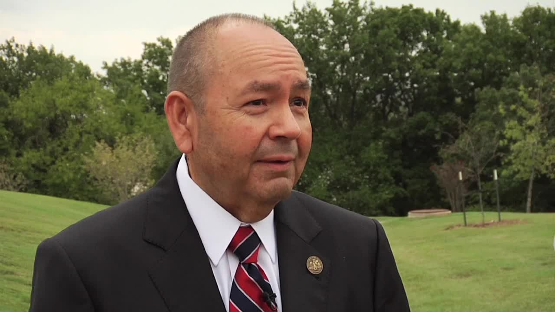 October 2012 Show – Mike Larsen's "The Arrival" Unveiling | Chickasaw.tv